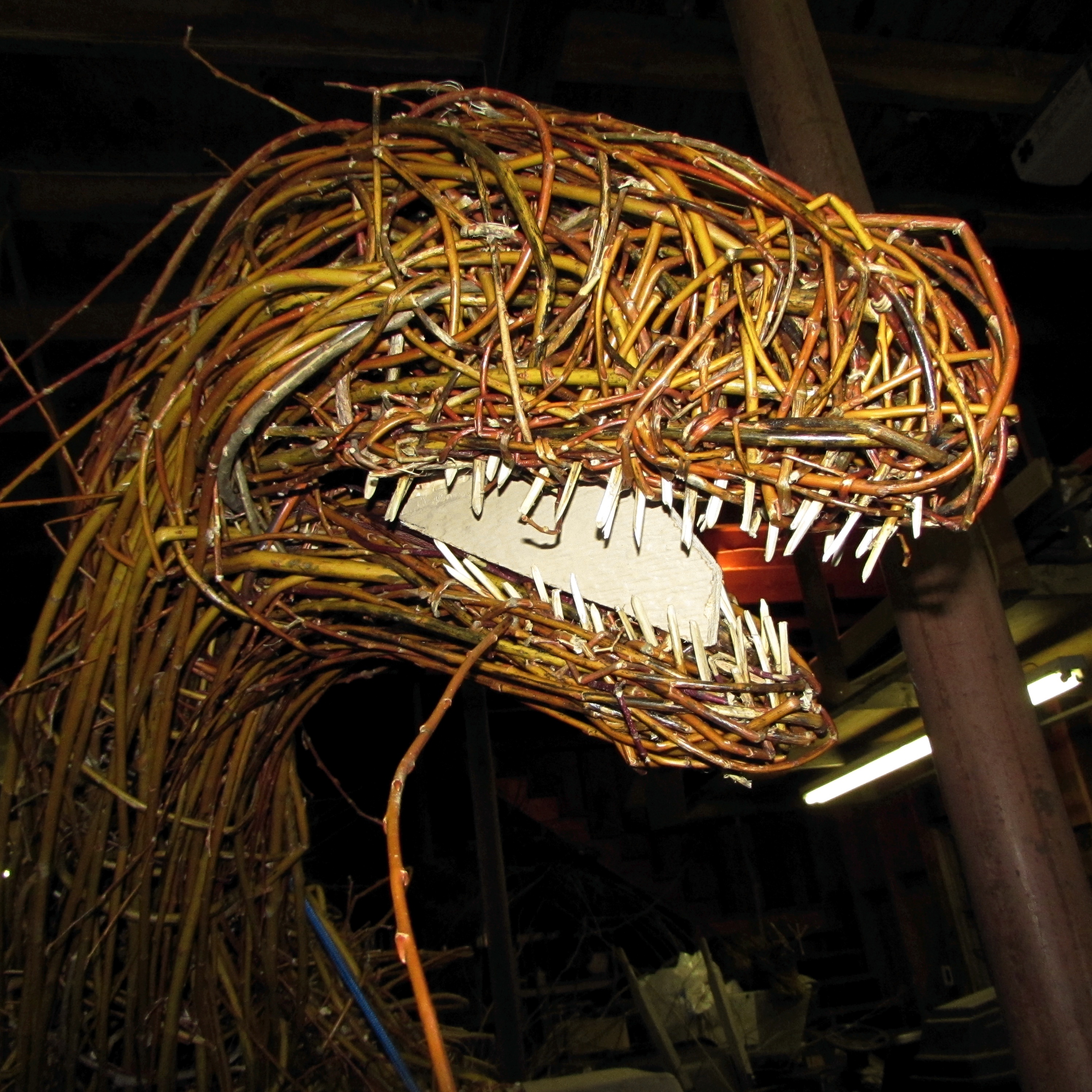 Deinonychus in willow | art | Digg