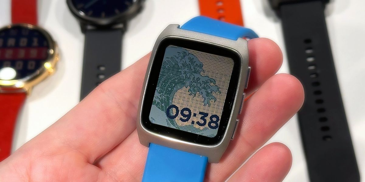 Pebble Watch Returns to CES With Open Source Twist | technology | Digg